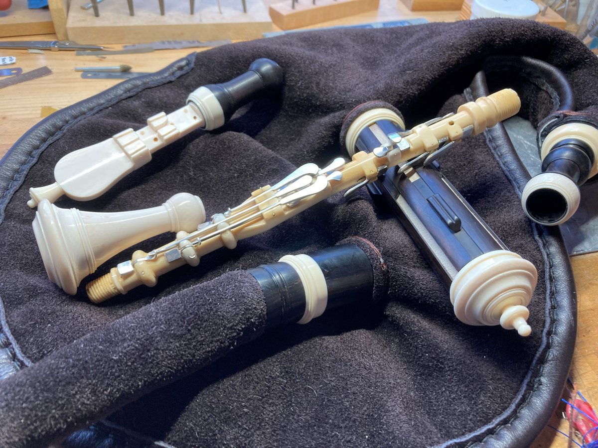 Historische achttiende-eeuwse musettes: onderzoeken, restaureren en ...