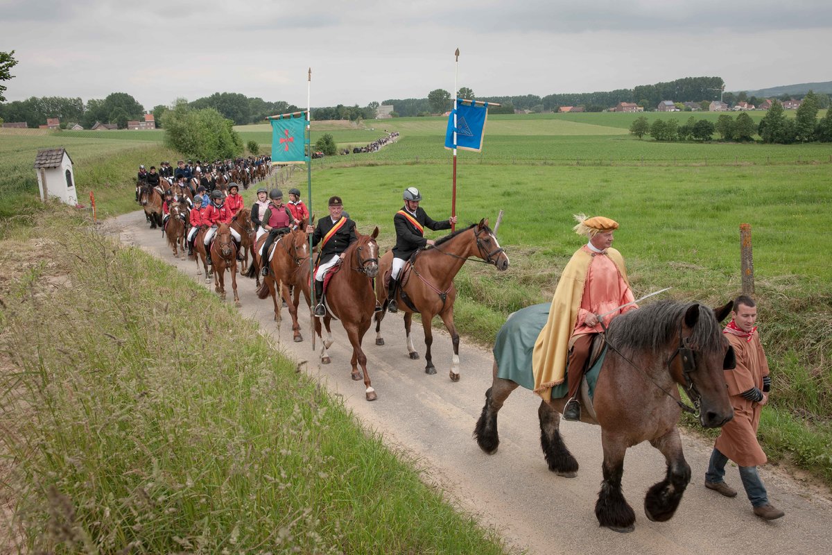 Paardenprocessie van Kester (Heilige Drievuldigheidsprocessie van ...