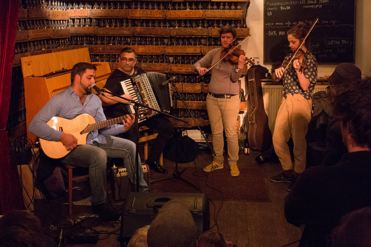 In het spoor van Django | Tradities, gebruiken, praktijken, kennis en ...